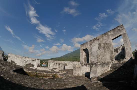 Benteng Tolukko: Sejarah Pertahanan dan Kehidupan di Ternate ...