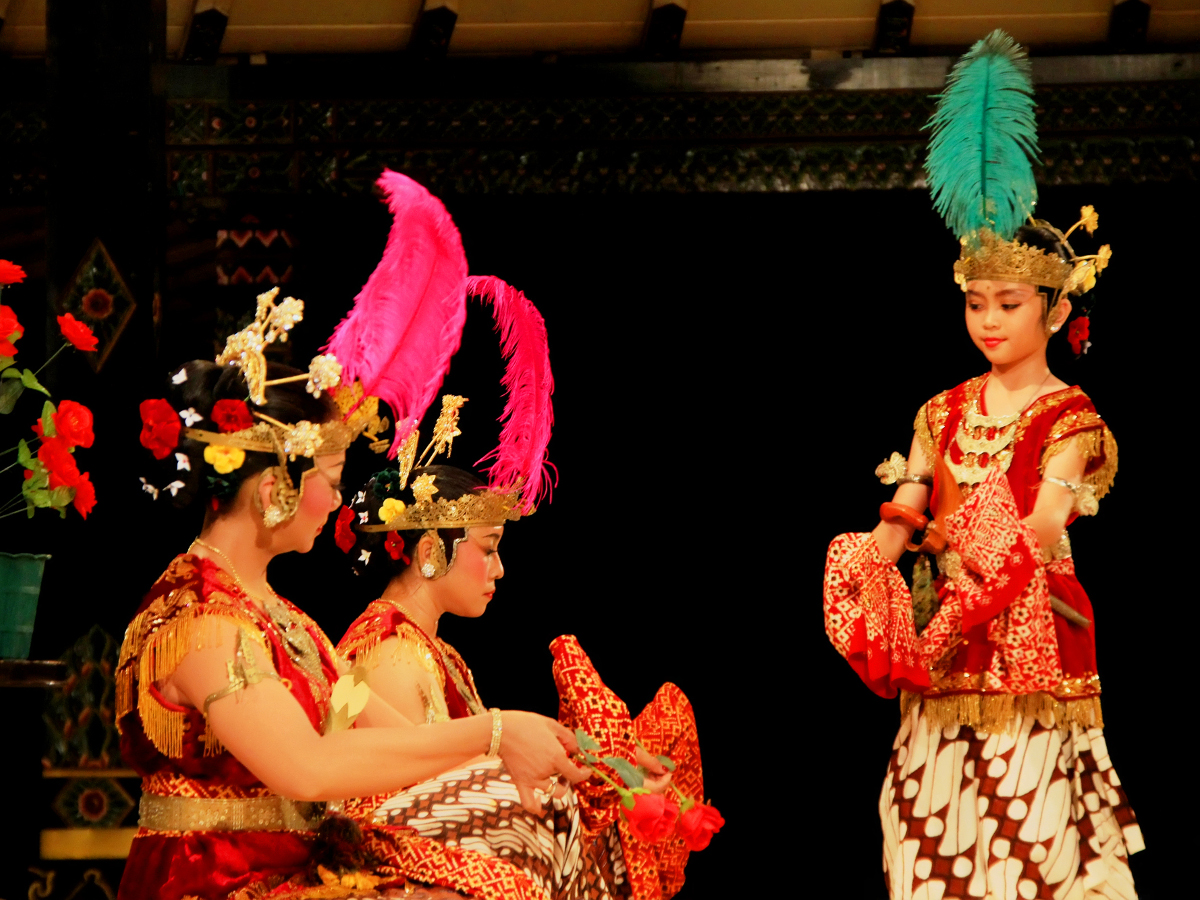 Keresahan Hati Angling Darmo dalam Tari Serimpi - Indonesia Kaya