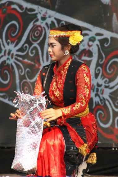 Simbolisme dan Kekuatan Tari Tandok dalam Budaya Suku Batak - Indonesia ...